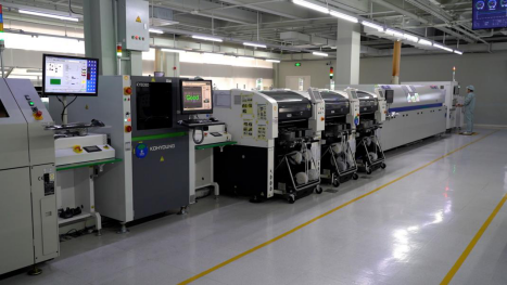 工业互联网小帧探第一季㉑ | 这条自动化生产线只需2名工人，日均产能高达300万点-青报网-青岛日报官网